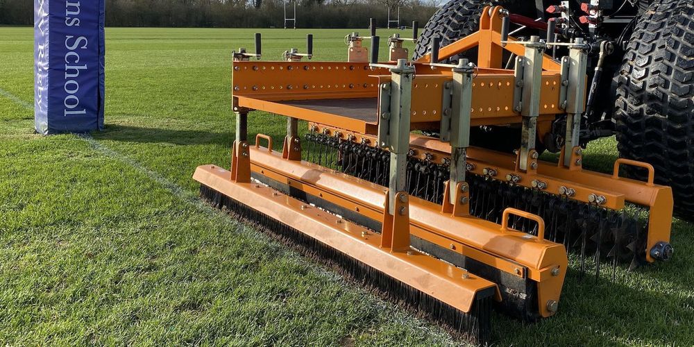 Natural and artificial turf maintenance machinery | SISIS